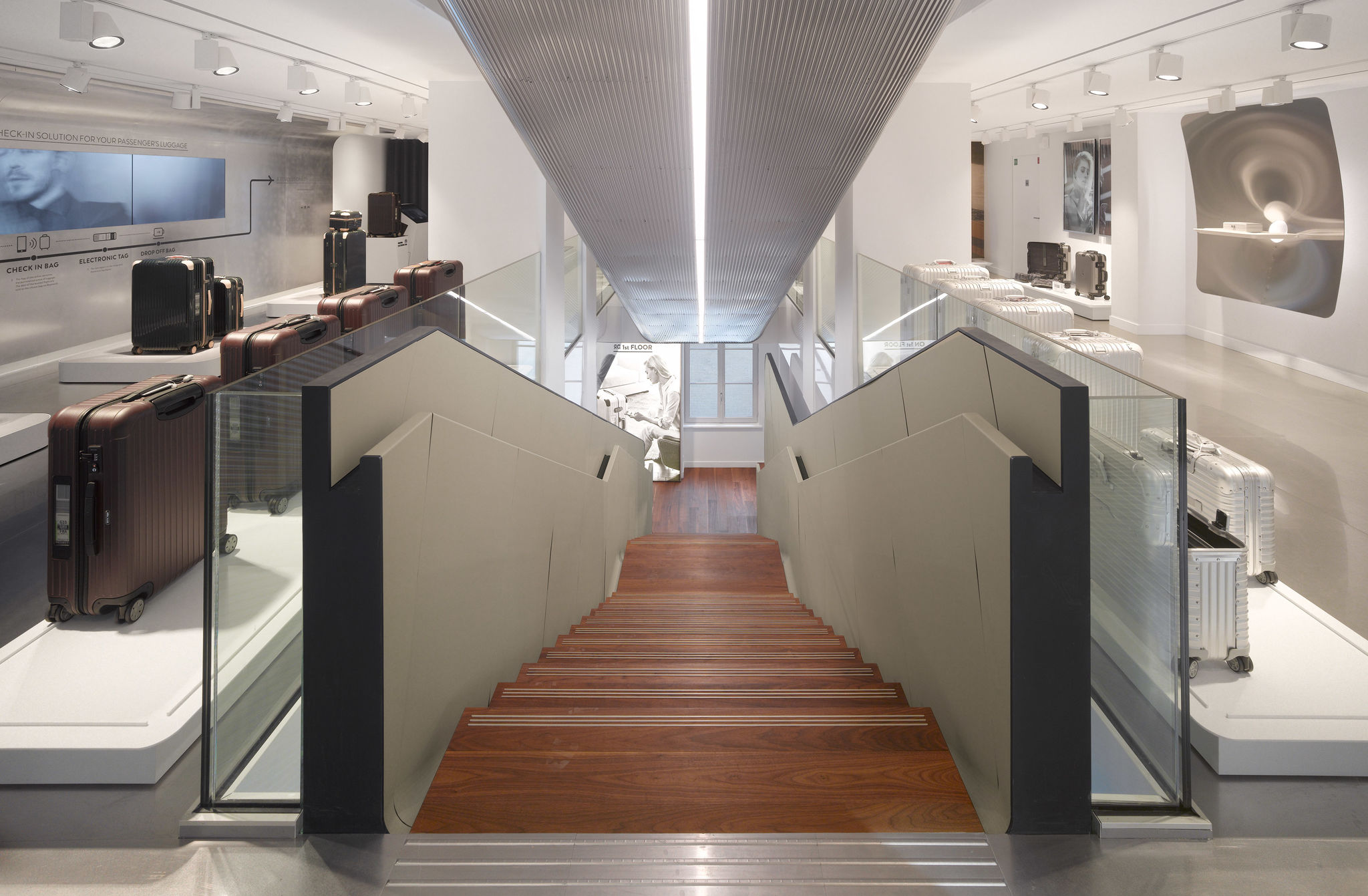 Flagship Store “RIMOWA” Paris | atelier oï, architecture and design